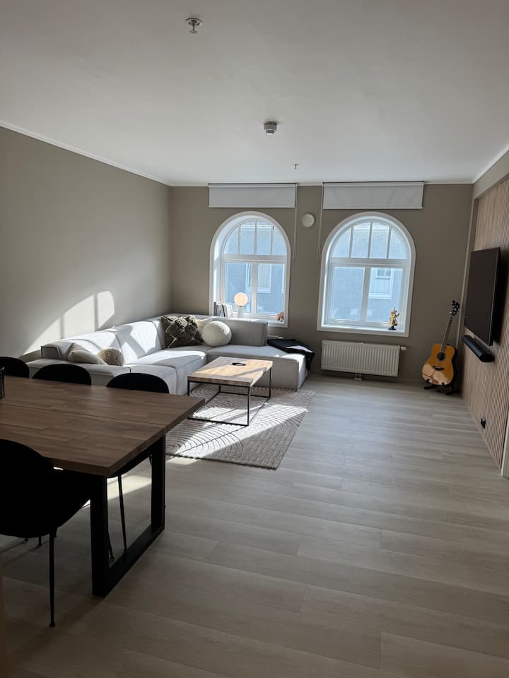 Lys Og Moderne Sentrumsleilighet - Alesund