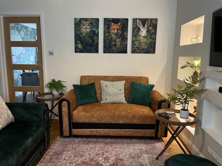 Wildlife Themed 3 Bed House Sleeps 7 Wifi Parking - St Neots