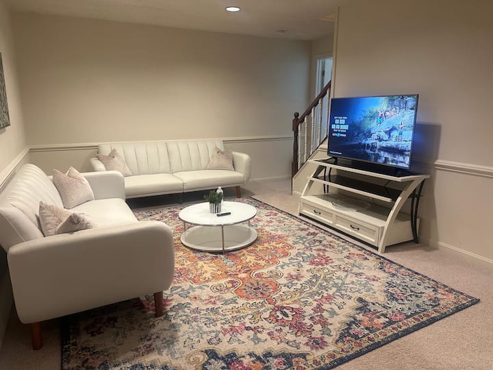 Fully Private Lower Level (Main) - Occoquan, VA