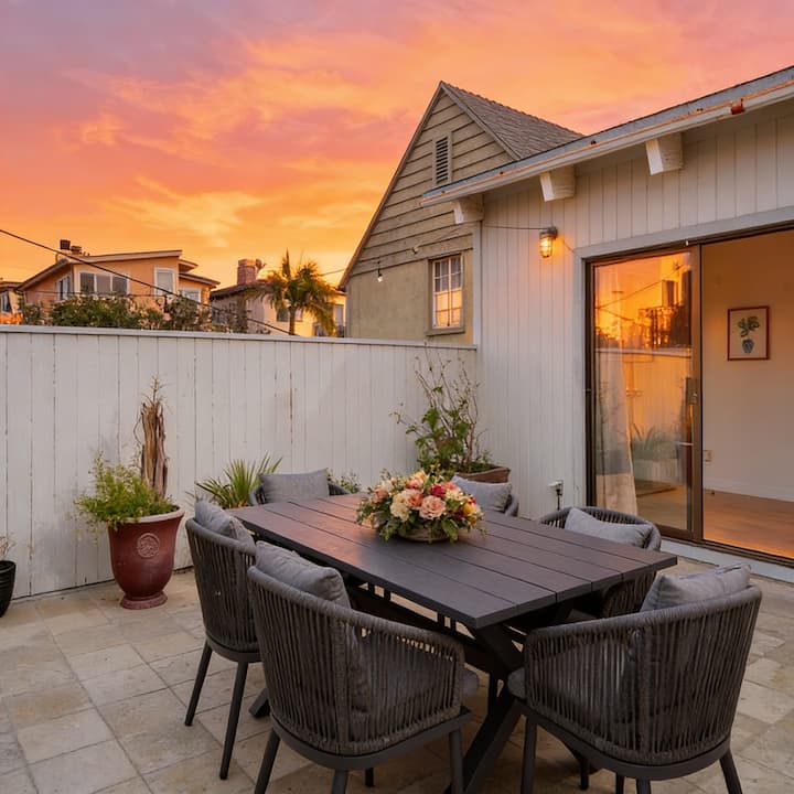 Luxe Retreat Steps To Beach & Shops | Free Parking - 맨해튼비치