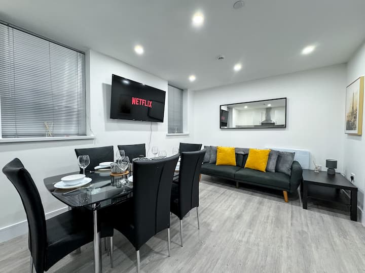 New City Centre 5-bed Flat |3 Bath |Free Parking - Cardiff
