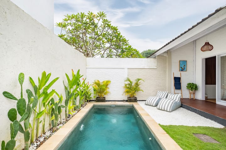 1 Br Privatepool / Enclosed Living Room
Berawa - Canggu