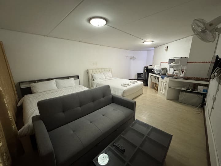 C9 Family Suite | 3 Beds (5 Guests) | Near Impact - Bangkok Don Mueang Airport (DMK)