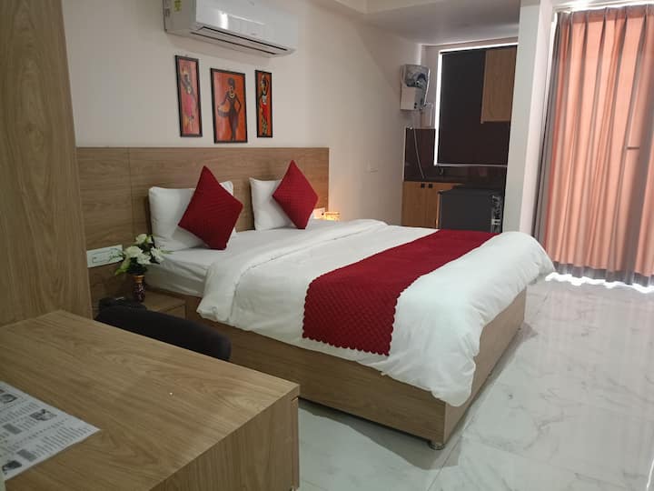 Collective, Group, Occasion Gurgaon - Gurugram