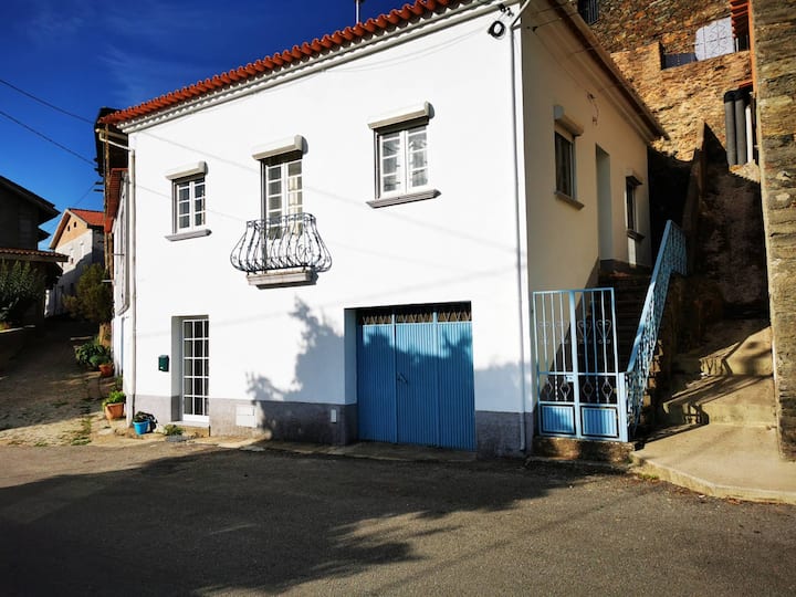 Mountain Getaway In Small Schist Town - Arganil