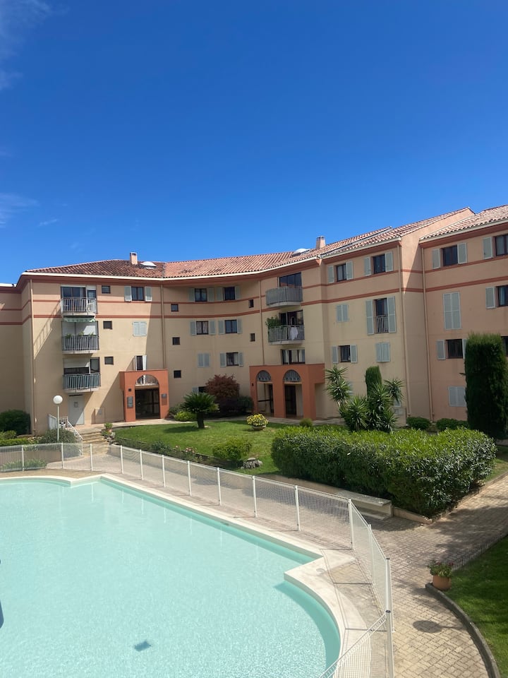 Rés.stecroixfréjus Prox A48 : Cannesnice  Sttropez - Fréjus