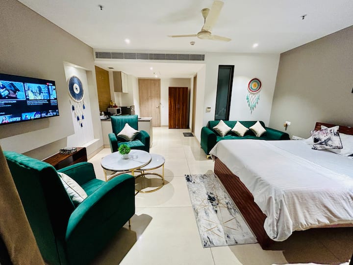Luxury Studio With Garden Patio By Tulip Homes - Gurugram