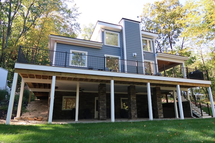 Hanging Rock Game House - Harpers Ferry, WV