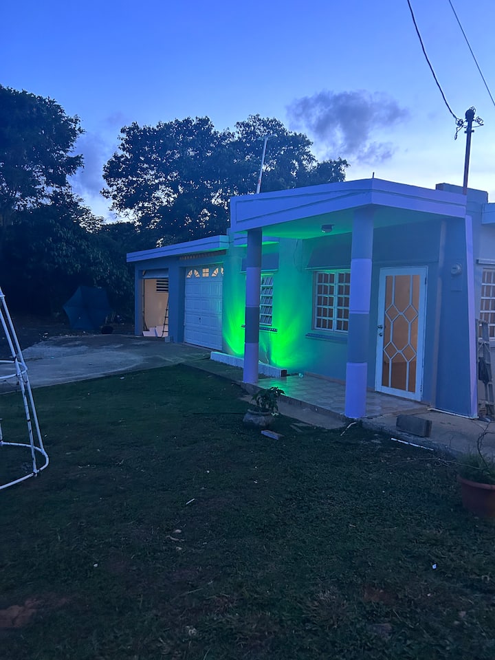 Cerca De Pista Supermercado - Lares