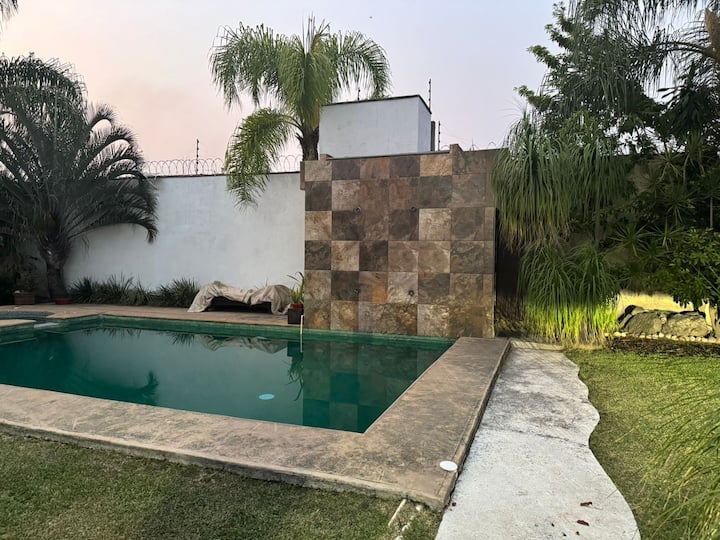 Casa Con Alberca Y Jardín. - Cuernavaca
