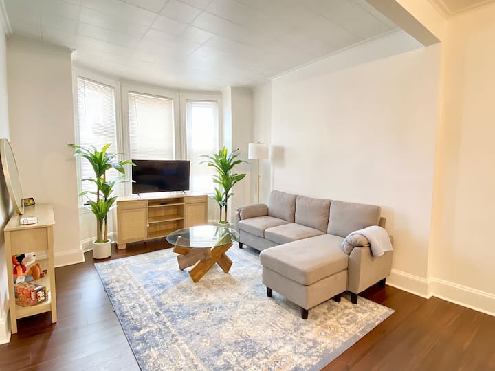 Germantown Stay With Office Near Temple & Einstein - Chestnut Hill, PA