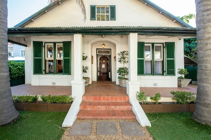 Château Naudé In Stellenbosch - 斯泰倫博斯