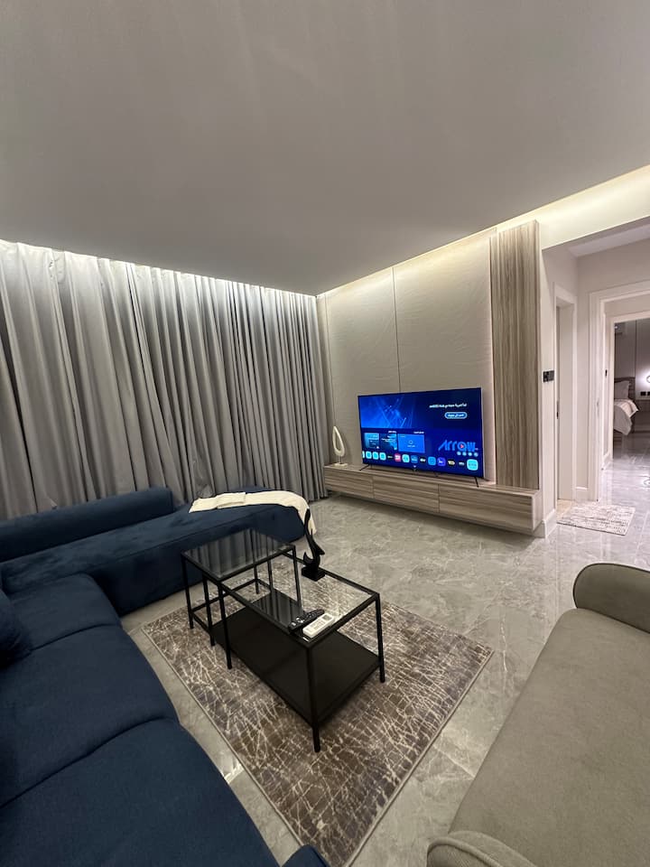 شقه مودرن هاديه في موقع مميز - Riad