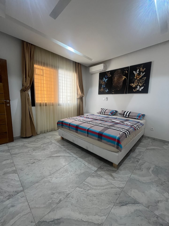 En-suite Bedroom In Cozy Apt. - Dakar