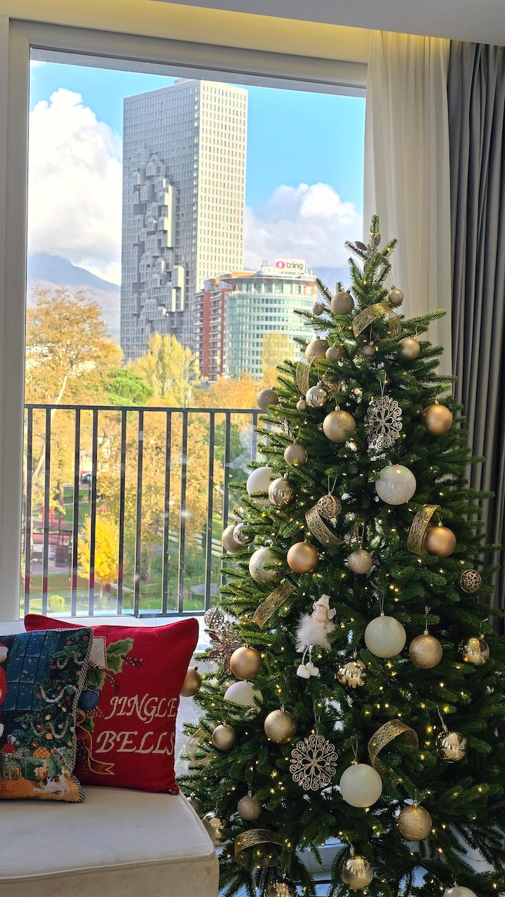 Penthouse W A Spectacular View - Tirana