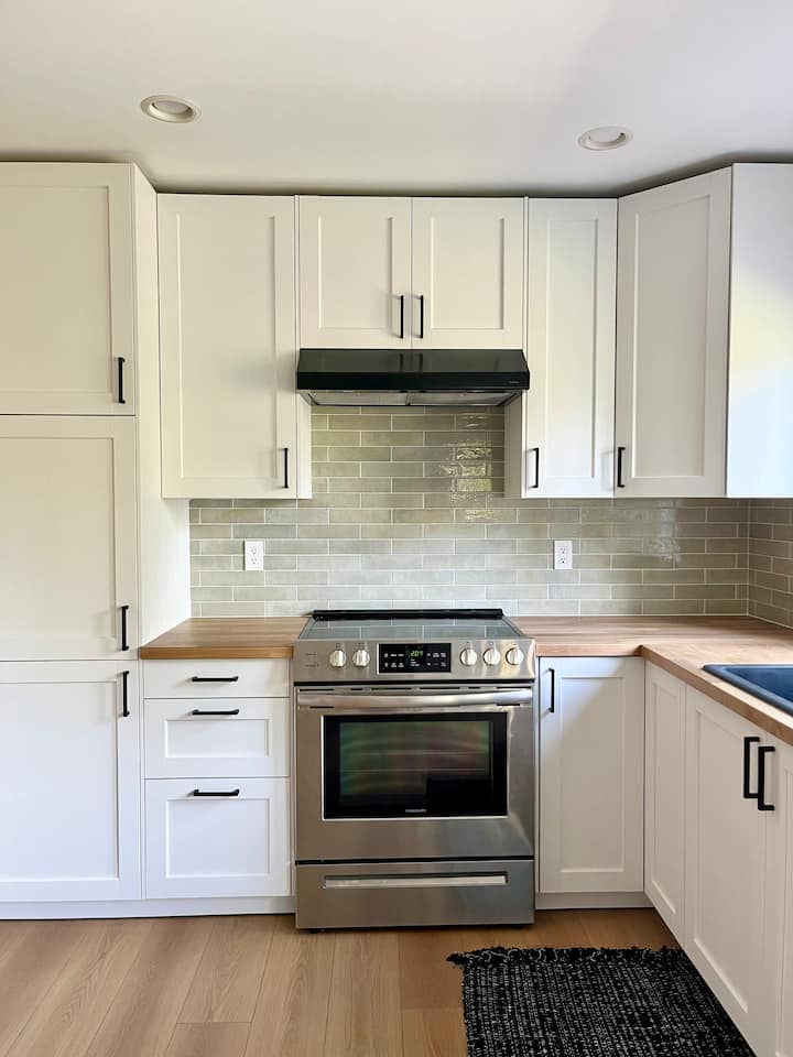 Fernwood Newly Renovated Suite - Victoria