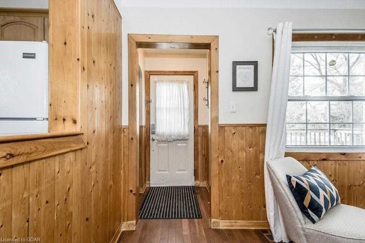 Prime Kw Location - Private Bedroom! Nice Lighting - Waterloo
