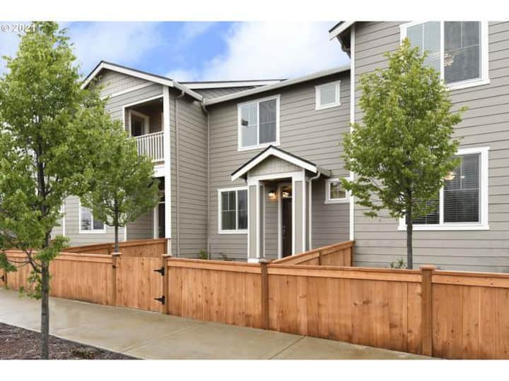 Quiet Safe Townhouse 20 Minutes From Pdx Airport - Vancouver, WA