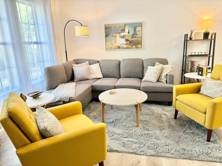 Modern Downtown Townhome - Cary, NC