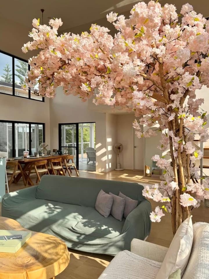 Experience Elements:cherry Blossoms/pool/sunroom - Silang
