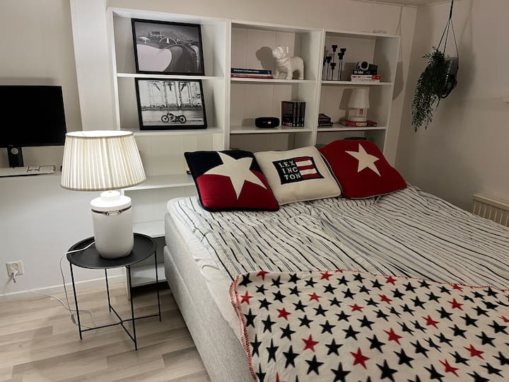 Familjeoas Med Spabad, Spelrum Och Trädgård - Tomelilla