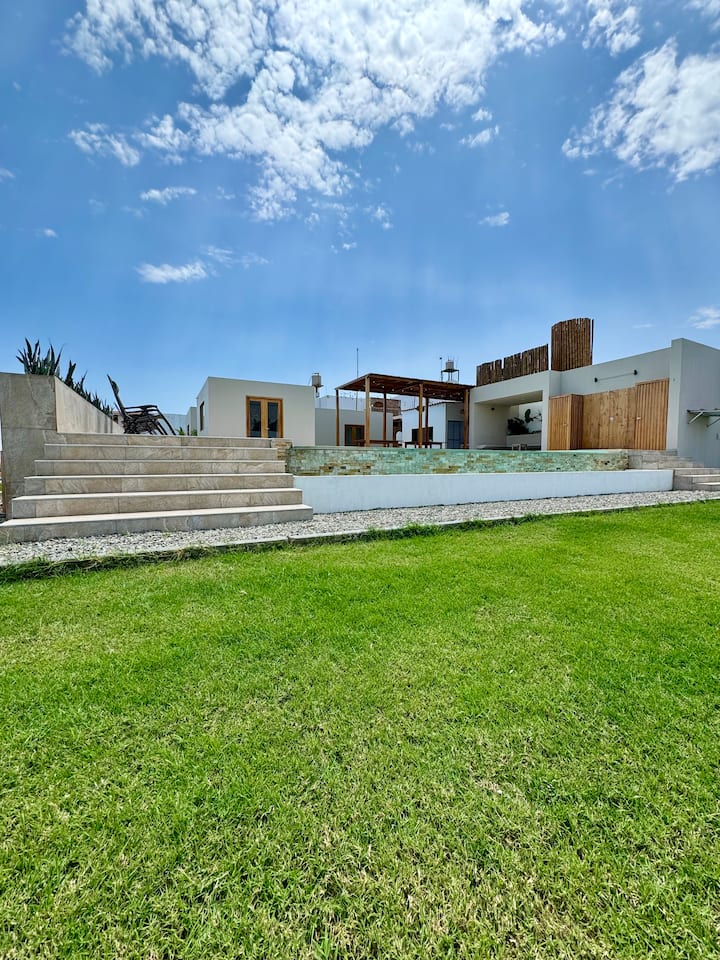 Casa De Campo Estilo úNico En Moche - Trujillo