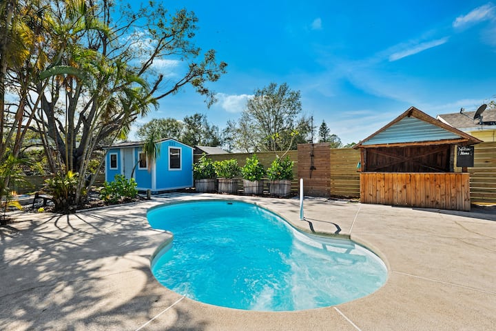 Backyard Oasis | Pool | Minutes To Beach - Pinellas Park, FL