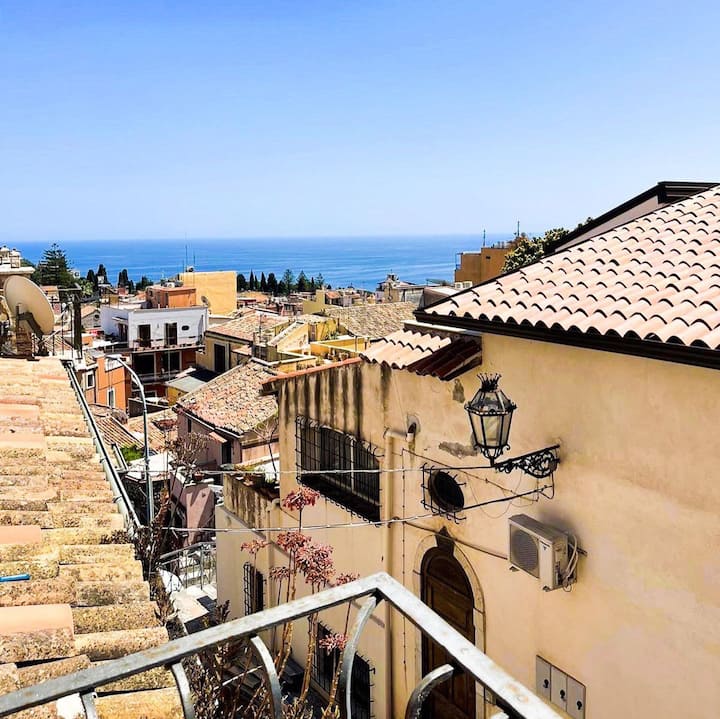 Panoramic Apartment City Center - Taormina
