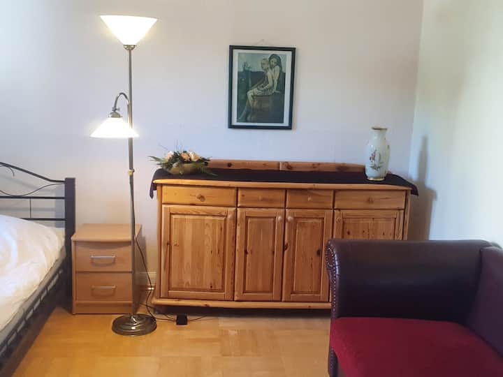 Große Wohnung Für Bis 4 Personen - Witten