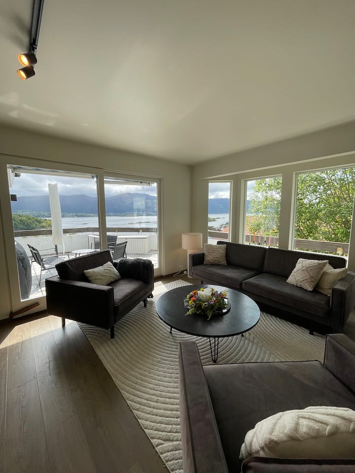 Enebolig Med Panoramautsikt - Rolig Og Sentralt - Ålesund