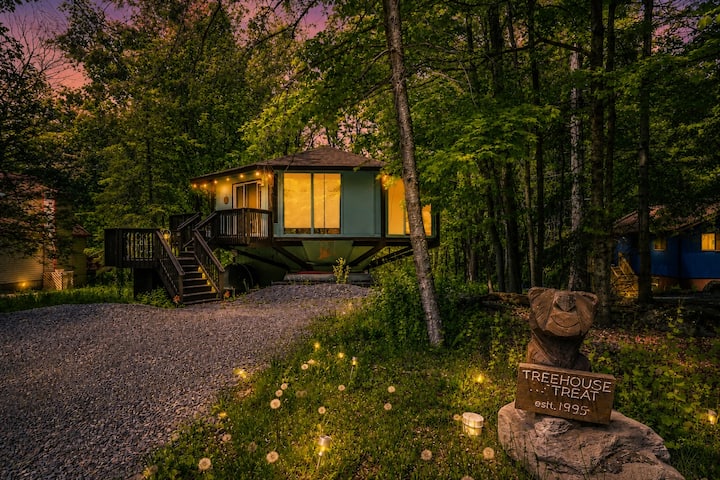The Treehouse Retreat In The Hideout! - Lake Ariel, PA