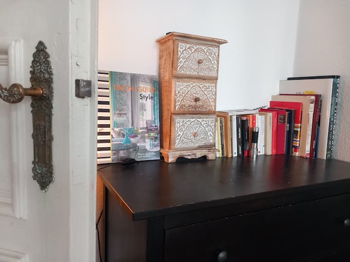 Historic Apartment - Berlin