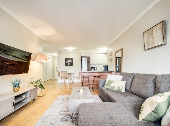 Comfortable Downtown 1br Gem |Walk To Nightlife - Montréal, QC