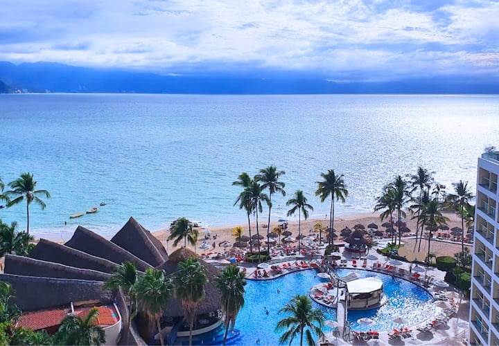 Prime Beachfront Flat & Balcony! - Puerto Vallarta
