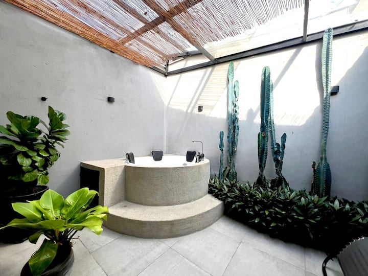 Cozy Everest Loft In Poblado With Ac/jacuzzi/ Wifi - Medellín