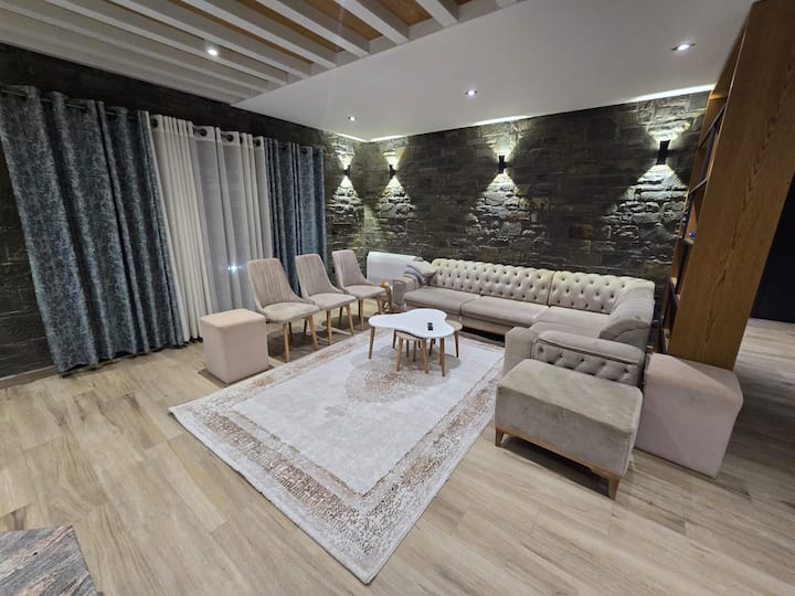 Hans & Hanna’s Villa - Albania