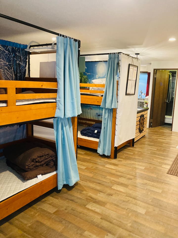 4 Beds In Shared Room With 5 Bunkbeds Yokohama - Yokohama