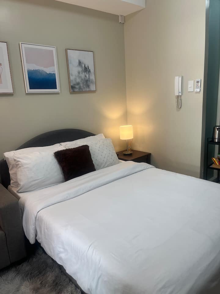 Gray Room@pioneer-boni Edsa Near Cbd+500mbps - Pasig