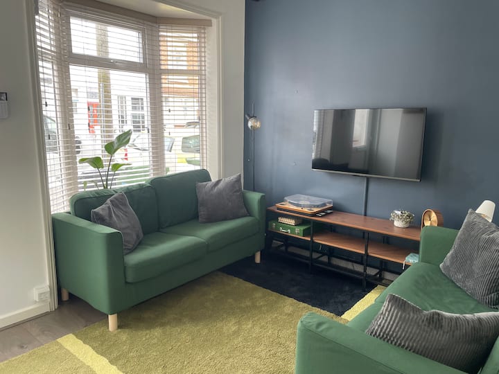 Spacious 2 Bed Southsea House - Portsmouth