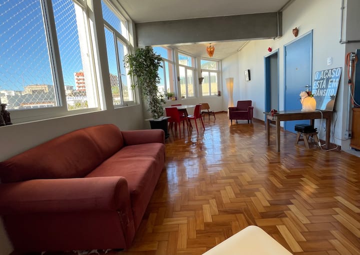 Jóia Em Copacabana, Em Rua Segura Com Guarita - Copacabana