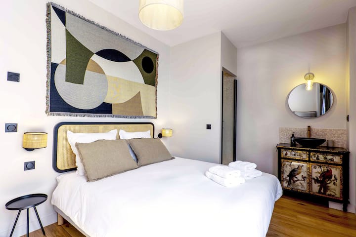 Magni Fique 2 Bdr *Porte Maillot* - Saint-Ouen