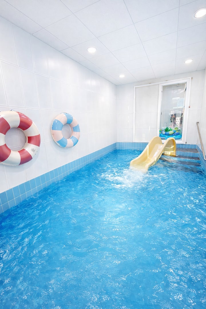 경주 아델오
주관광지 차량10분
독채 복층 
실내수영장 미끄럼틀입고
찜질방, 실내 Bbq - Gyeongju-si