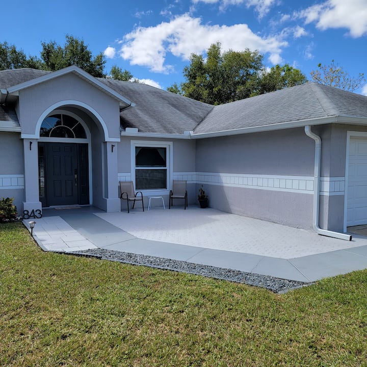 Cozy Stay - Deltona, FL