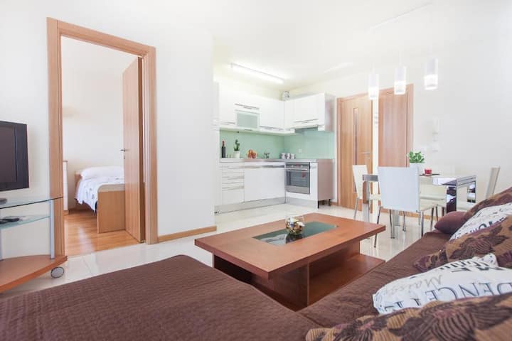 Apartman Bruno - マカルスカ