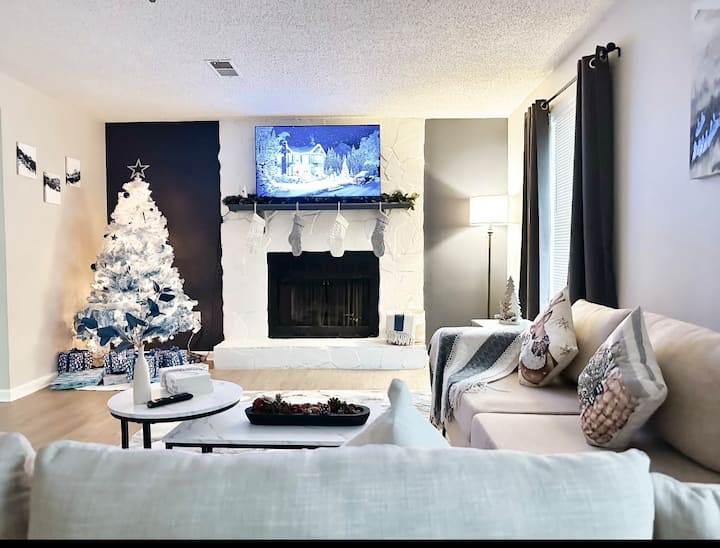 Modern & Cozy Home | King Bed | Tv In All Rooms - Warner Robins, GA