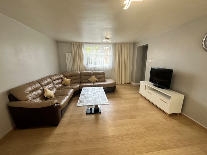 Sage House - City Centre Hanley, Alton Towers - Newcastle-under-Lyme