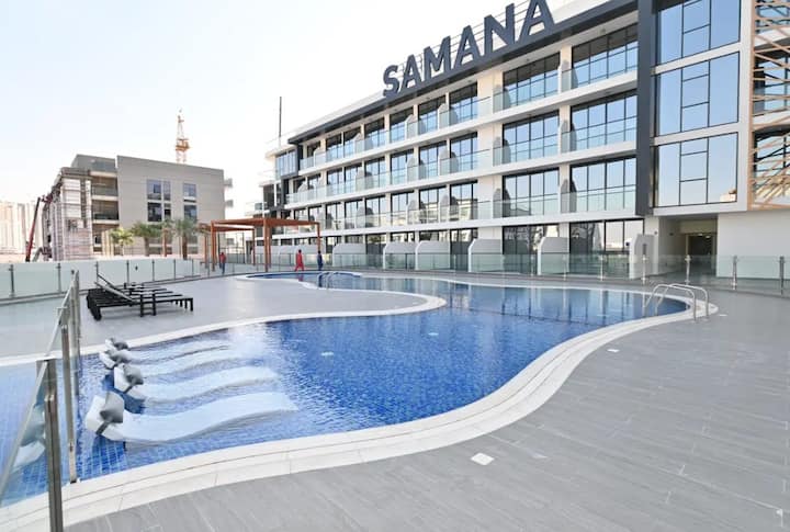 "Chic Studio Apartment: Samna Golf Avenue - Dubaï