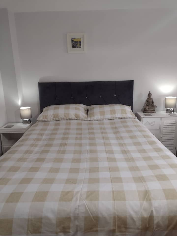 Ground Level Apartment In House - Plymouth