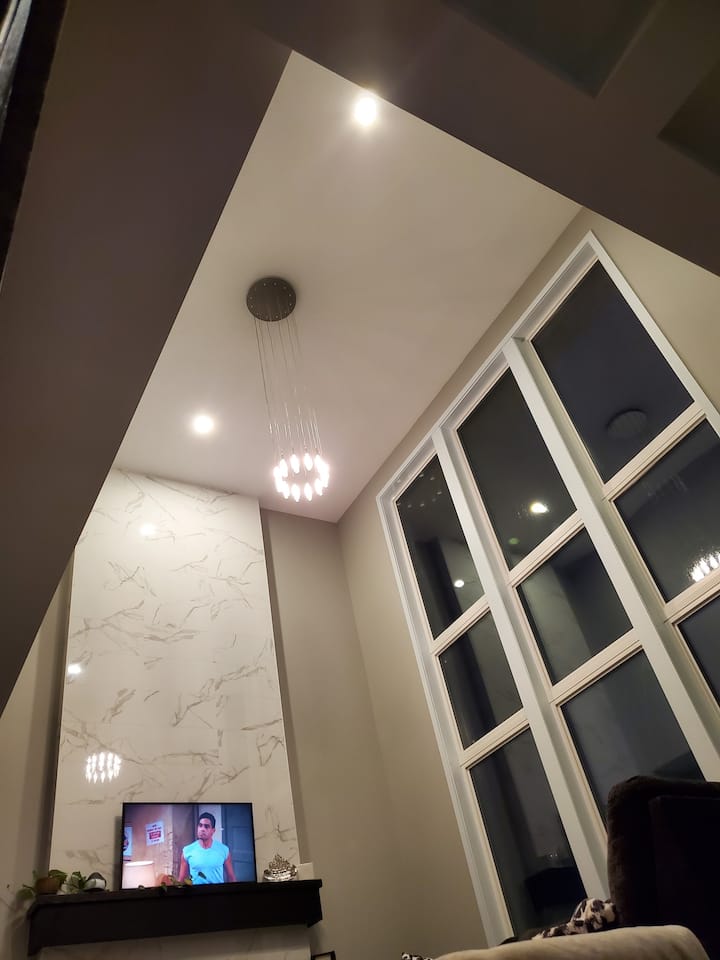 New Spacious Home Steps From Tanger Outlet, Ctc! - Kanata