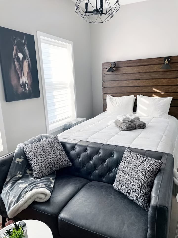 The Yellow Brick Loft - Private & Newly Renovated - London, Ontario